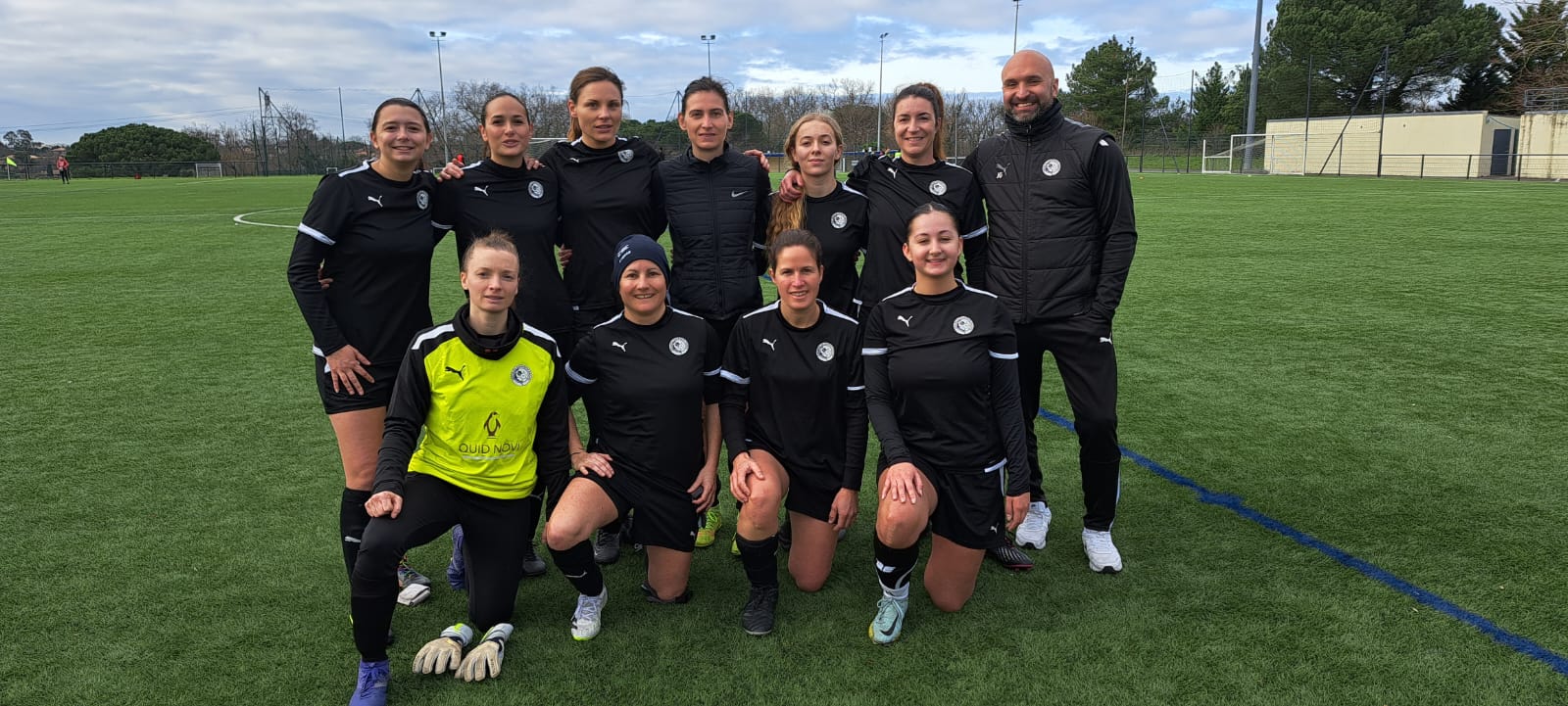 FC RIVE DROITE 33 RECHERCHE GARDIENNE FOOT A 8 - Famfoot